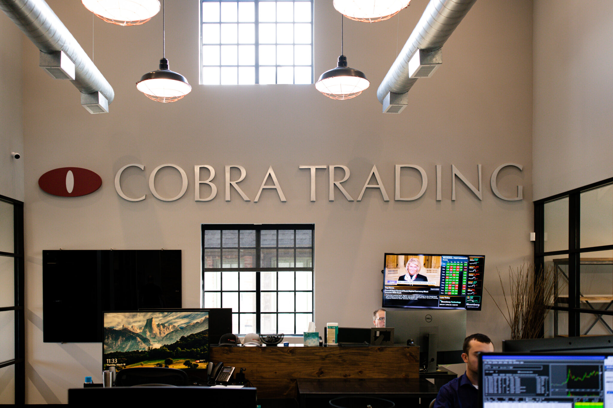 VWAP in Trading - Beginner's Guide | Cobra Trading